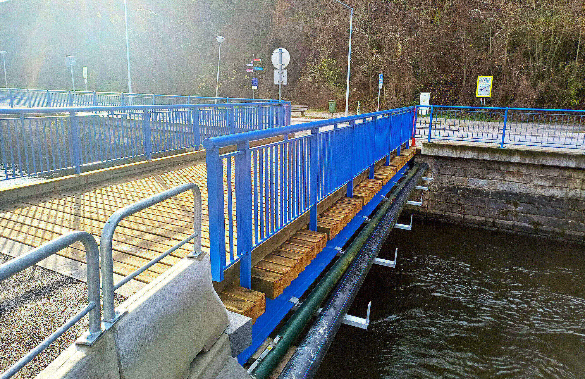 Reference: impregnované modřínové hranoly pro nový most na Hluboké nad ...